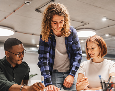 How to Harness the Power of an Intergenerational Workforce - KnowledgeCity